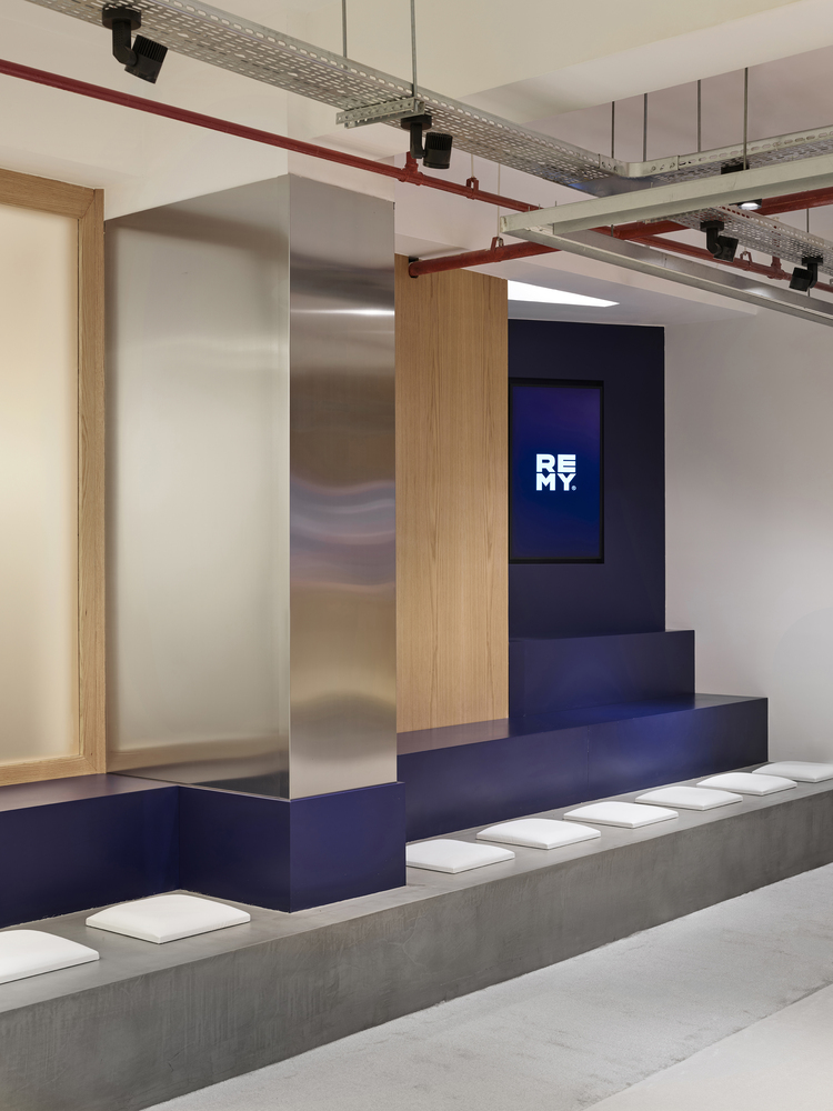 Flexible Office Interior Design in Türkiye: Remy Global Office by KAT73 ...