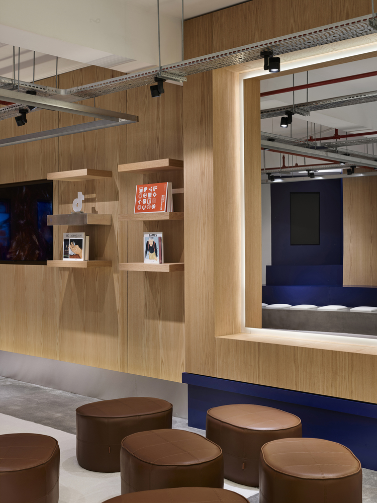 Flexible Office Interior Design in Türkiye: Remy Global Office by KAT73 ...
