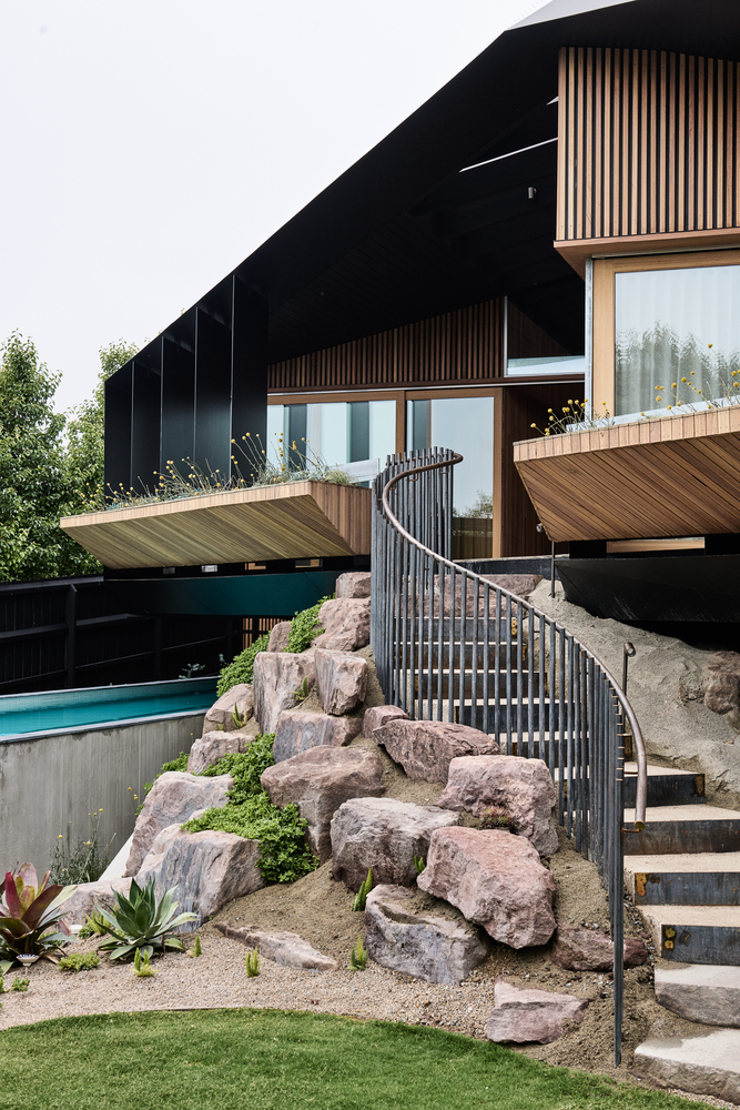 Coastal Pavilion House Design: Kross House by FIGR Architecture ...