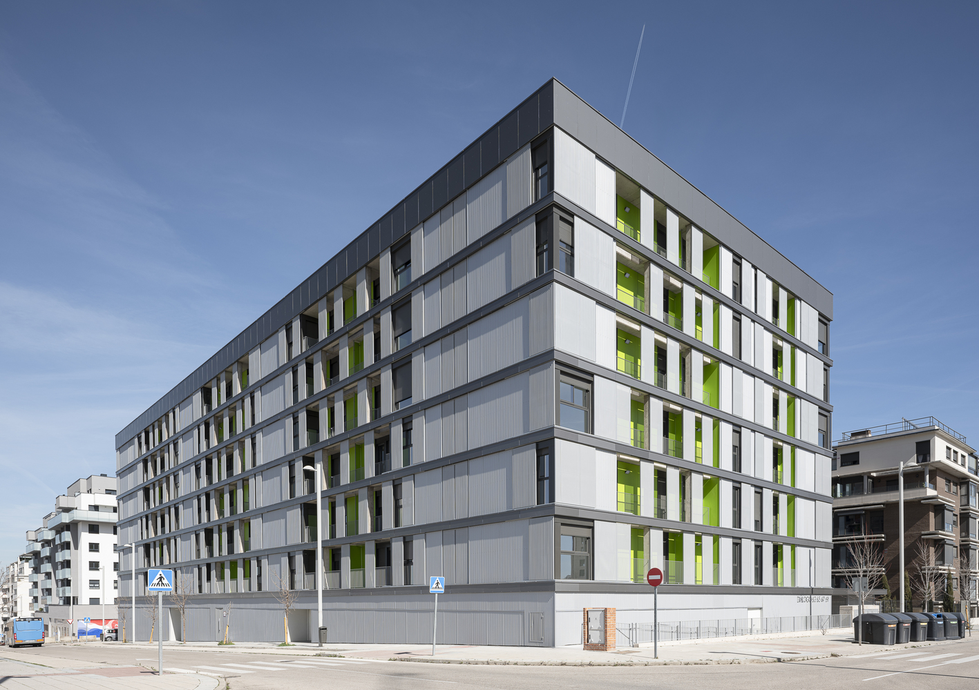 Sustainable Social Housing Architecture: 116 Public Housing Units in ...