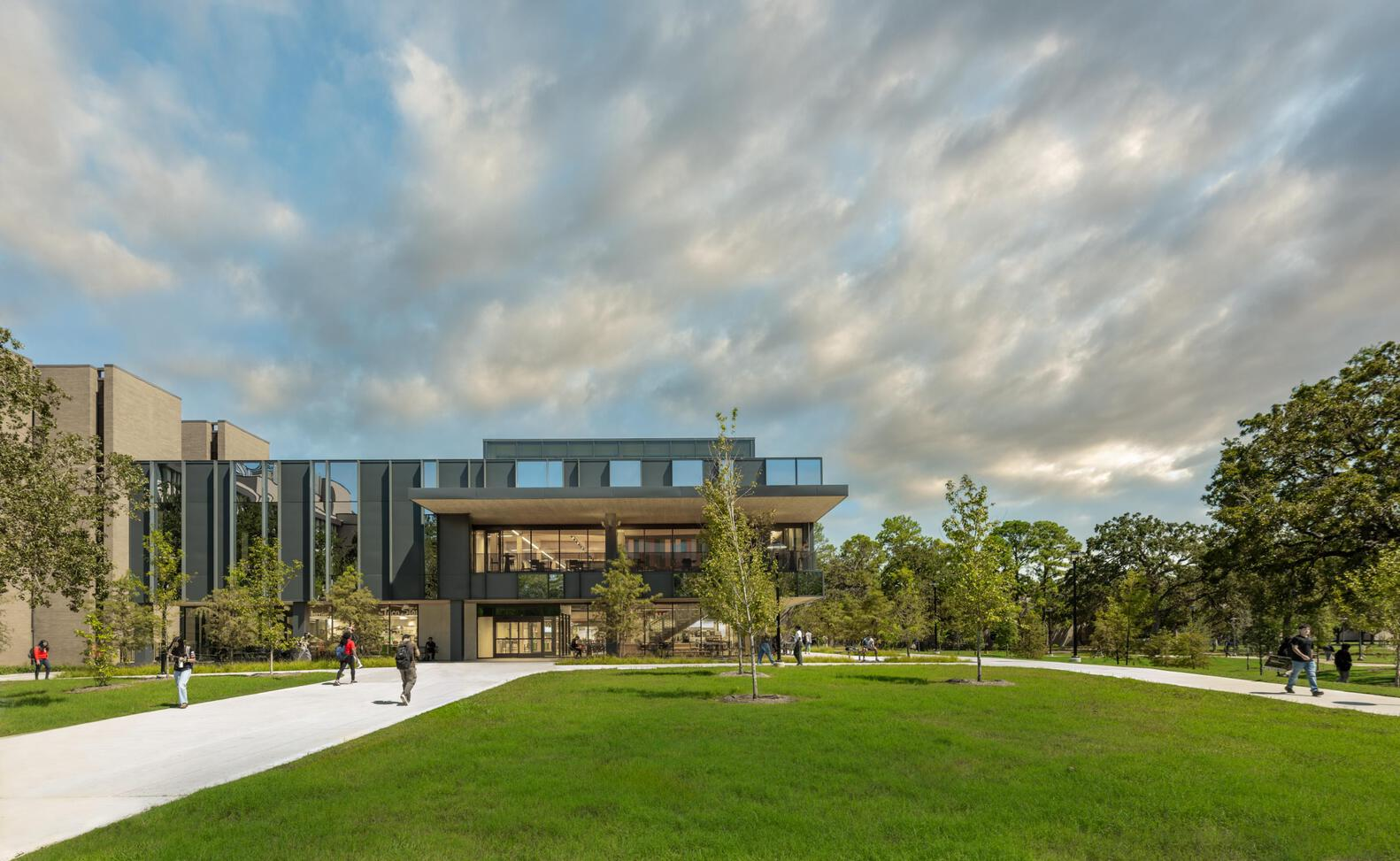 Retail, Auxiliary, and Dining (RAD) Center at the University of Houston ...
