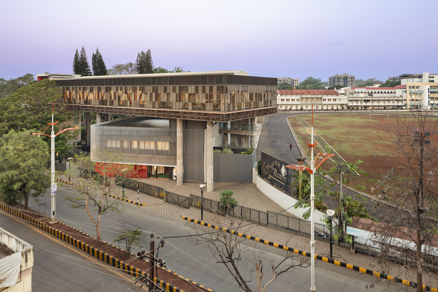 Floating Office Architecture in India: Hover Space by Thirdspace ...