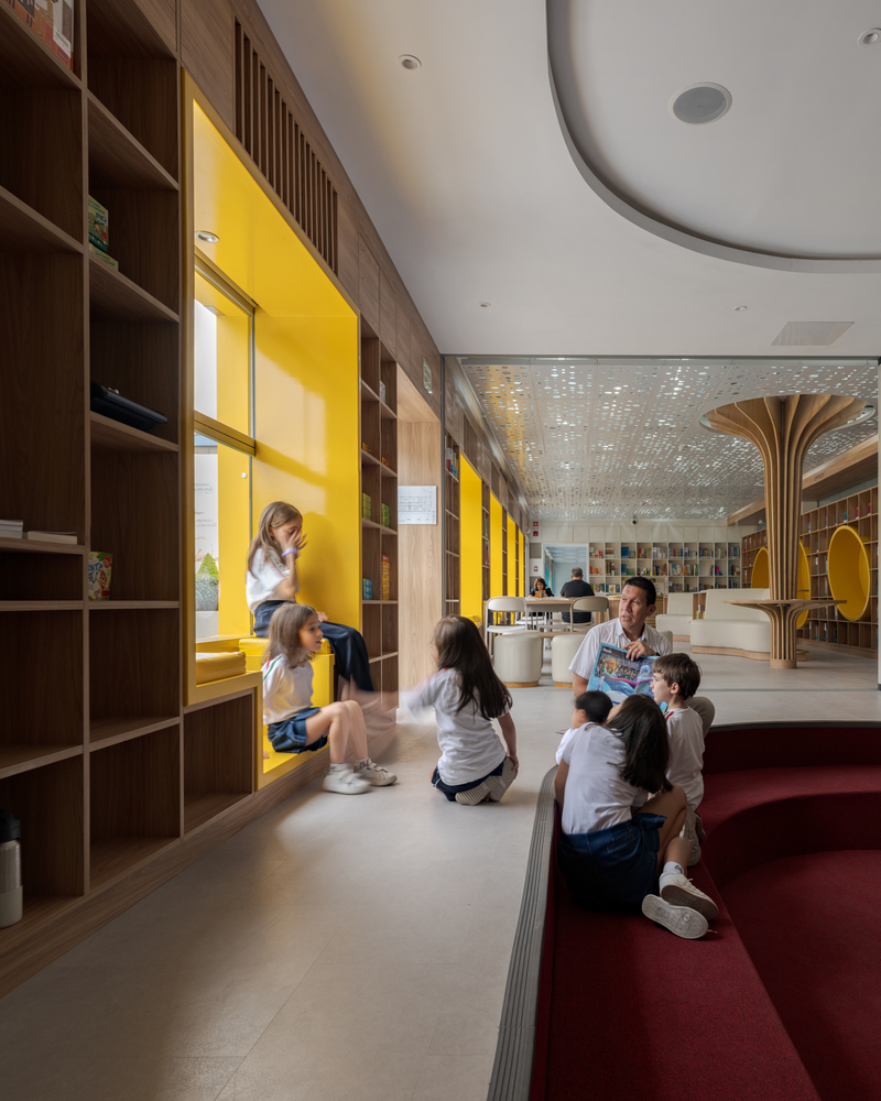 Innovative School Library Design at Antonio Raimondi College by ...