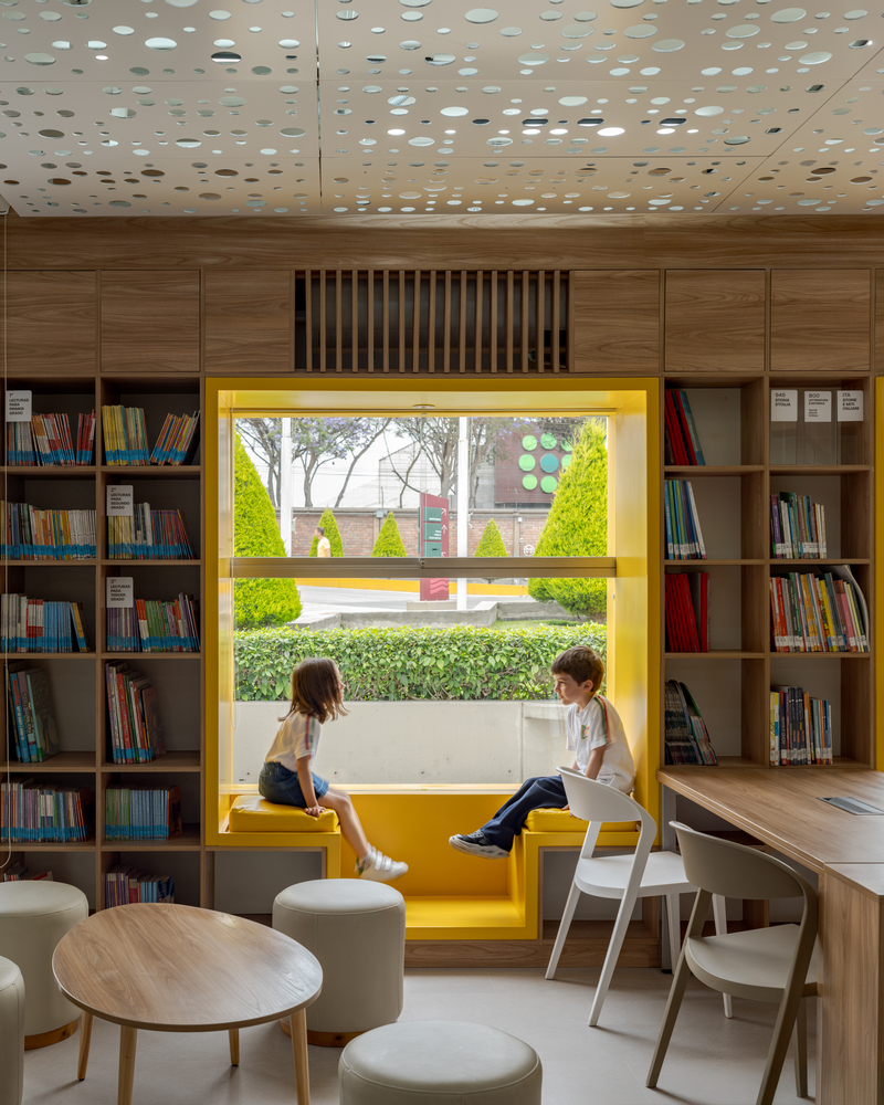 Innovative School Library Design at Antonio Raimondi College by ...