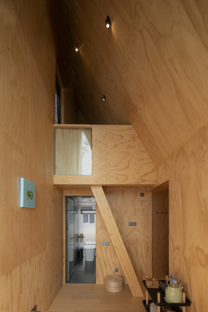 Narrow Timber Cabin Design: The Cabin of Sails by Advanced Architecture ...