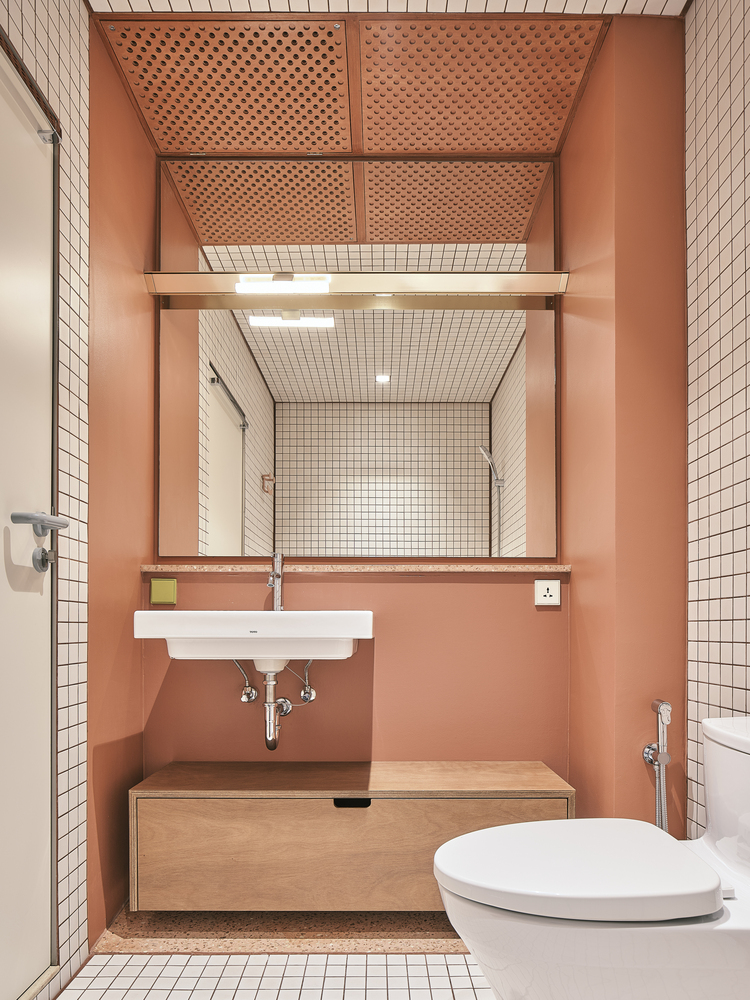 Compact Apartment Design with Flexible Layout: MM33 by buno in Bangkok ...