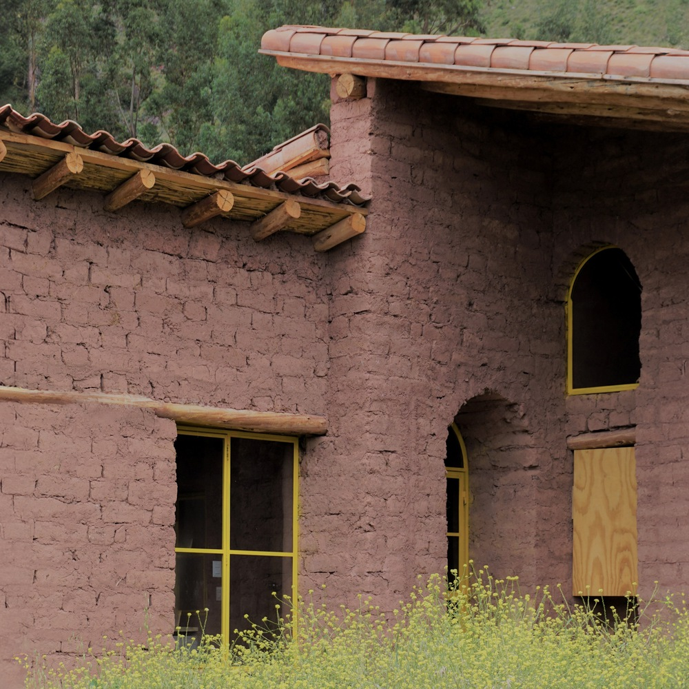 Contemporary Adobe House Design in the Andes: Florencia House by Taller ...