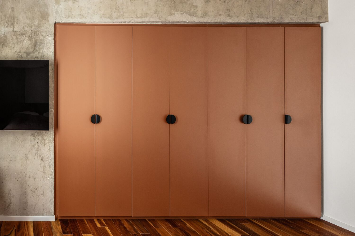 Modern Apartment Renovation with Curved Interiors: CORE Apartment by ...