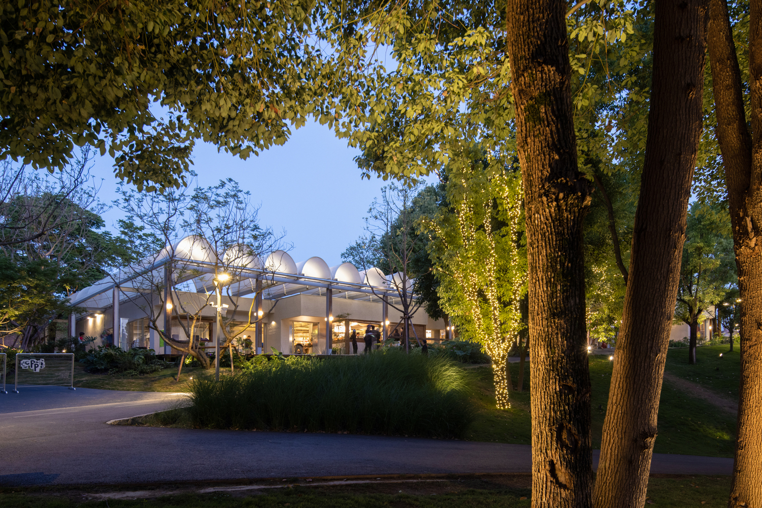 Contemporary Market Design in China: KOKO Market by Vari Architects ...