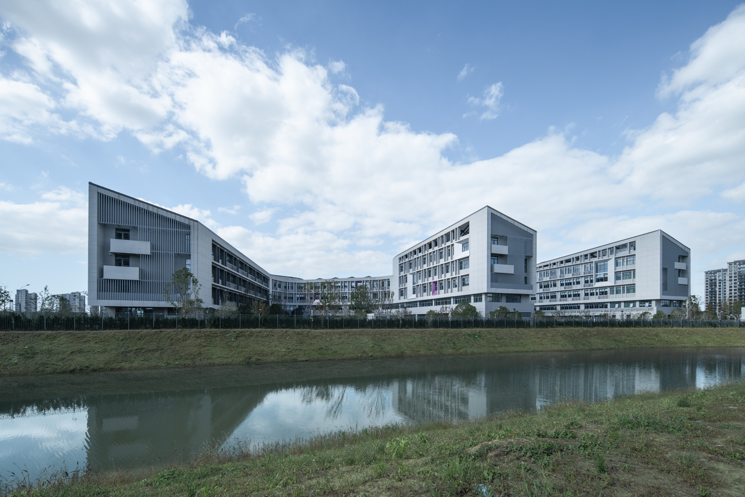 Nanjing University Suzhou Affiliated Primary School: A Benchmark in Resilient School Campus ...