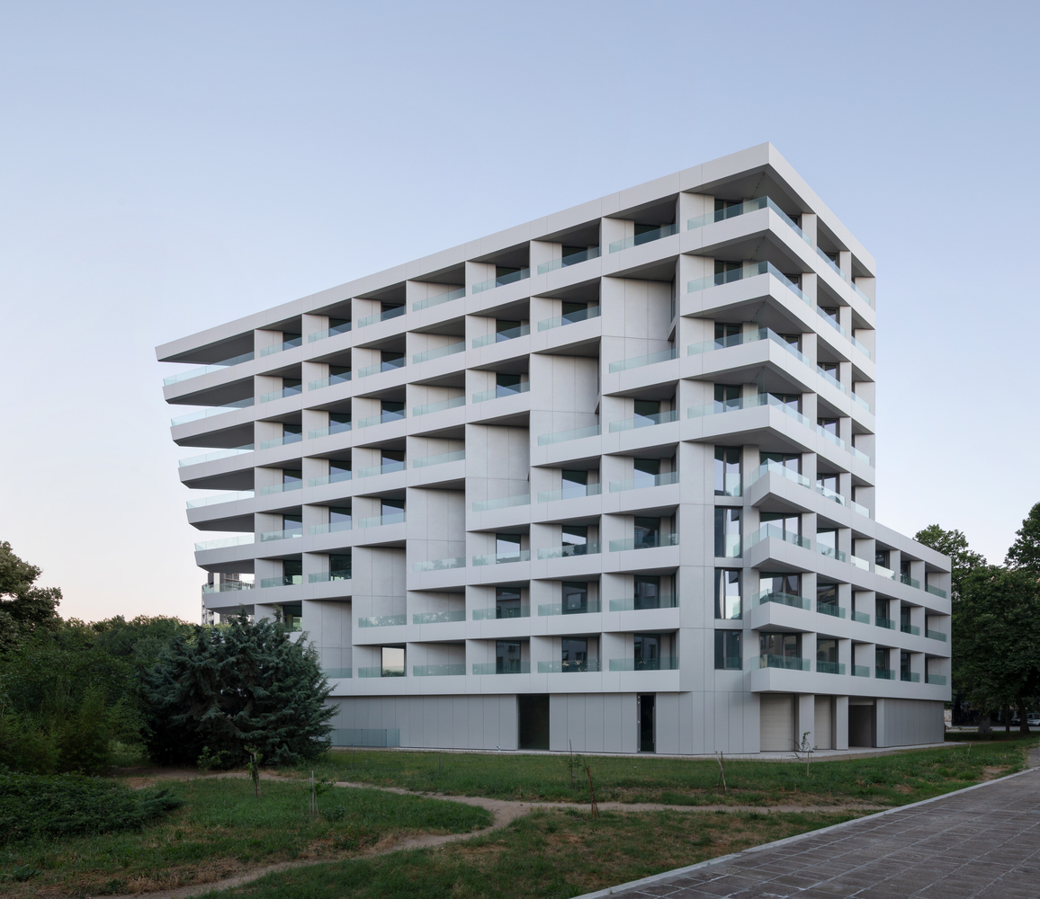 EOS Building by STARH: A Sculptural Landmark Embracing the Dawn in ...