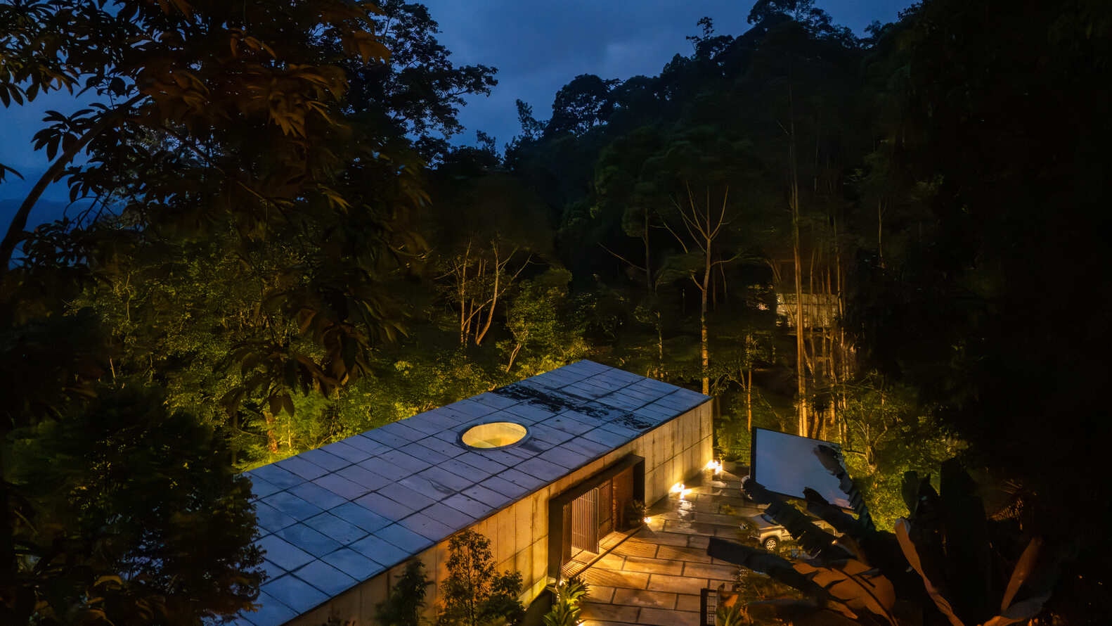 The Rainforest Residence: A Monolithic Rainforest House Design by Choo ...