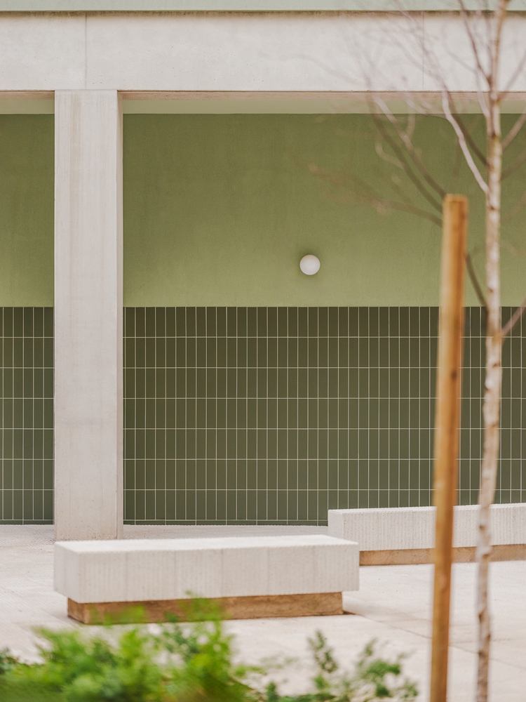 Sustainable Social Housing Design: Illa Glòries by Cierto Estudio in ...