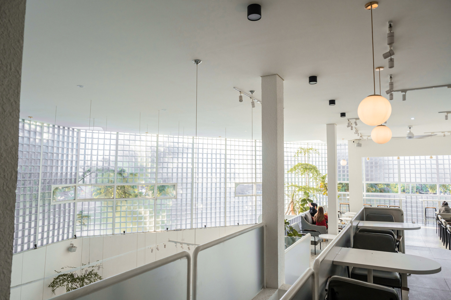 CoCo Cha Taiwan Tea & Coffee – White Lantern by PT Arch Studio | Interior Design Story