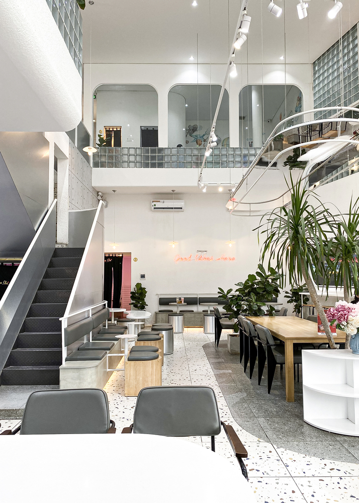 CoCo Cha Taiwan Tea & Coffee – White Lantern by PT Arch Studio | Interior Design Story