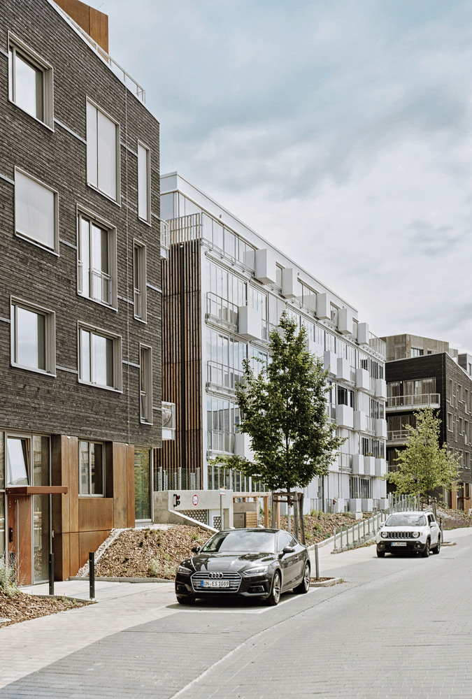 Footbridge on the Water Residential Building – LOVE Architecture and ...