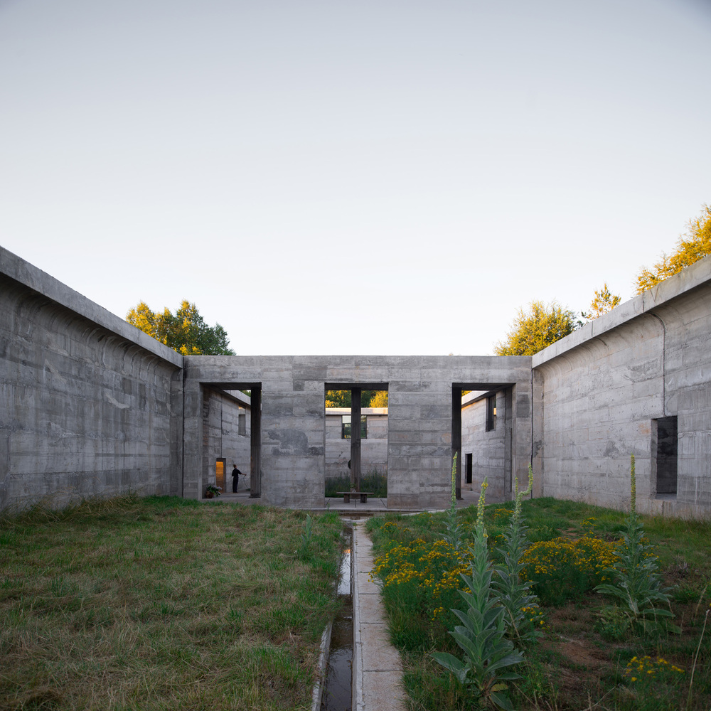Luna House by Pezo von Ellrichshausen – Monumental Architecture at the ...