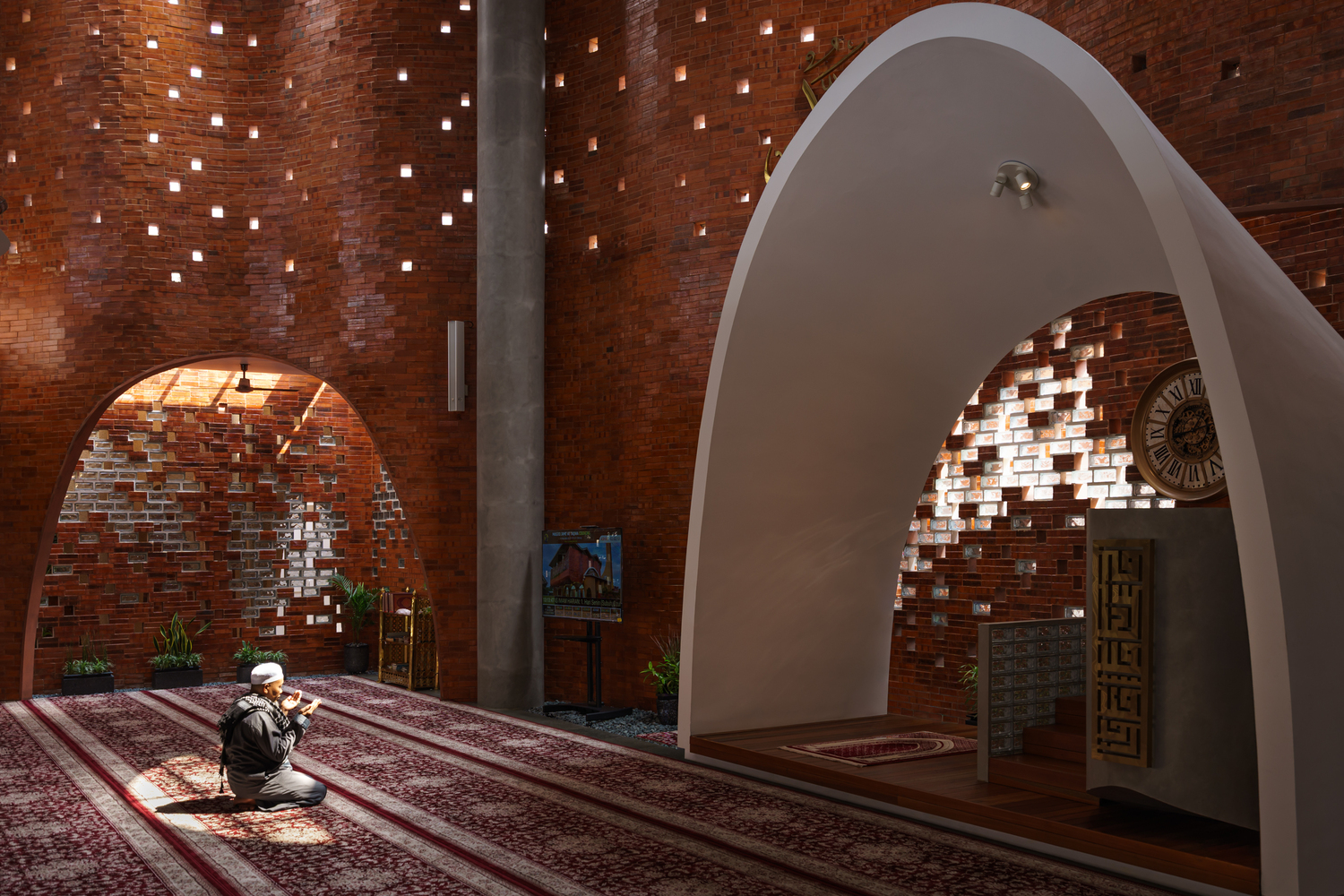Jami At-Taqwa Mosque Cibinong / Ismail Solehudin Architecture ...