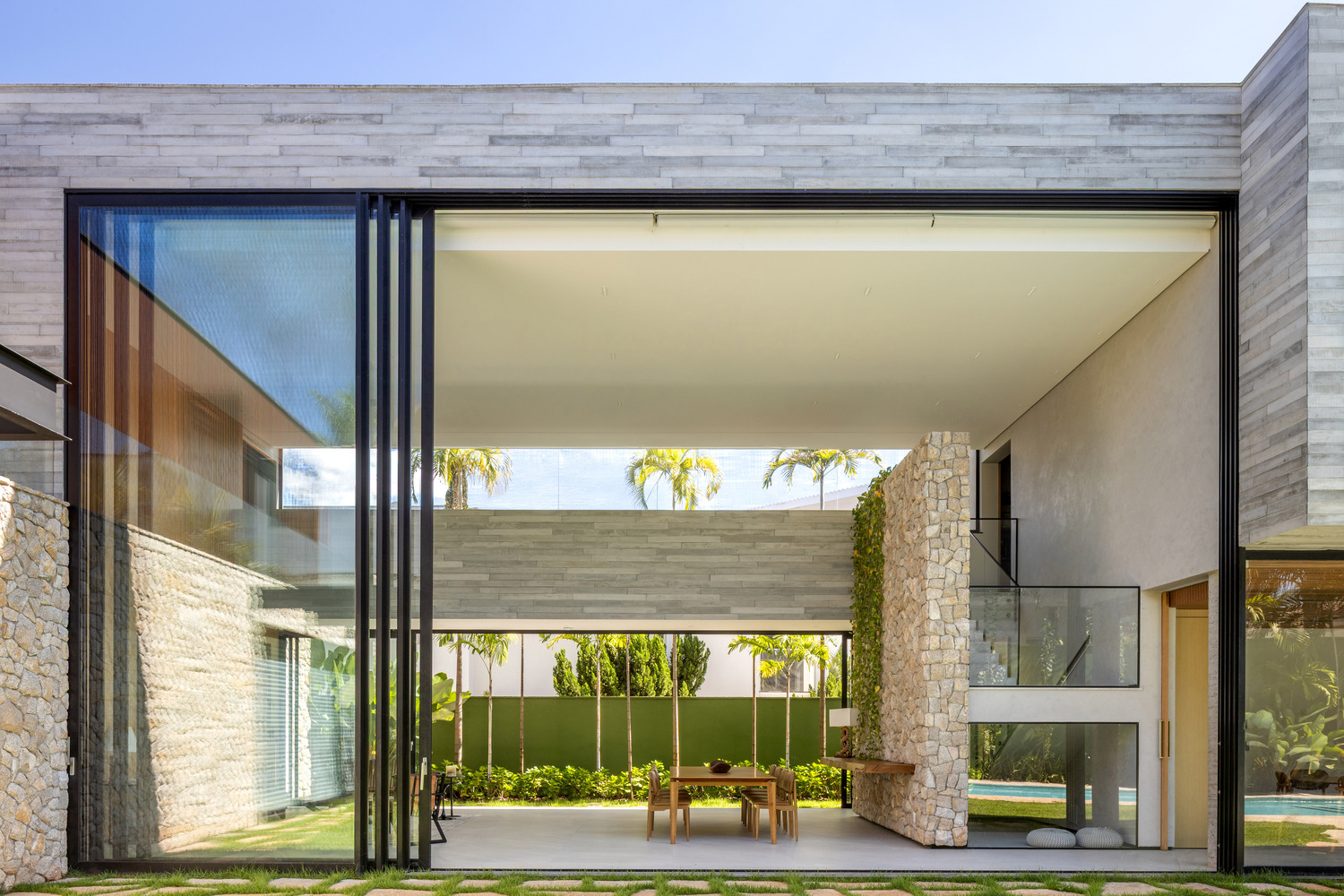 Dione House by STUDIO ANDRE LENZA: A Contemporary Cerrado Retreat Blending Nature, Light, and ...