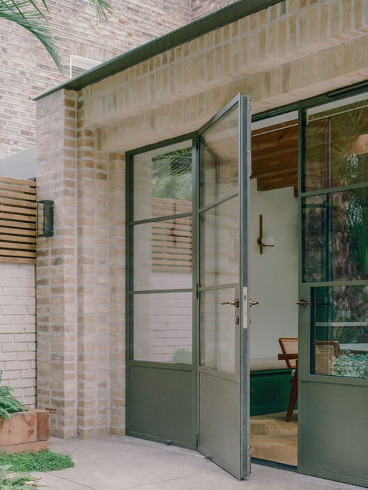 Threshold House by Studio McW – A Contemporary Victorian Renovation ...