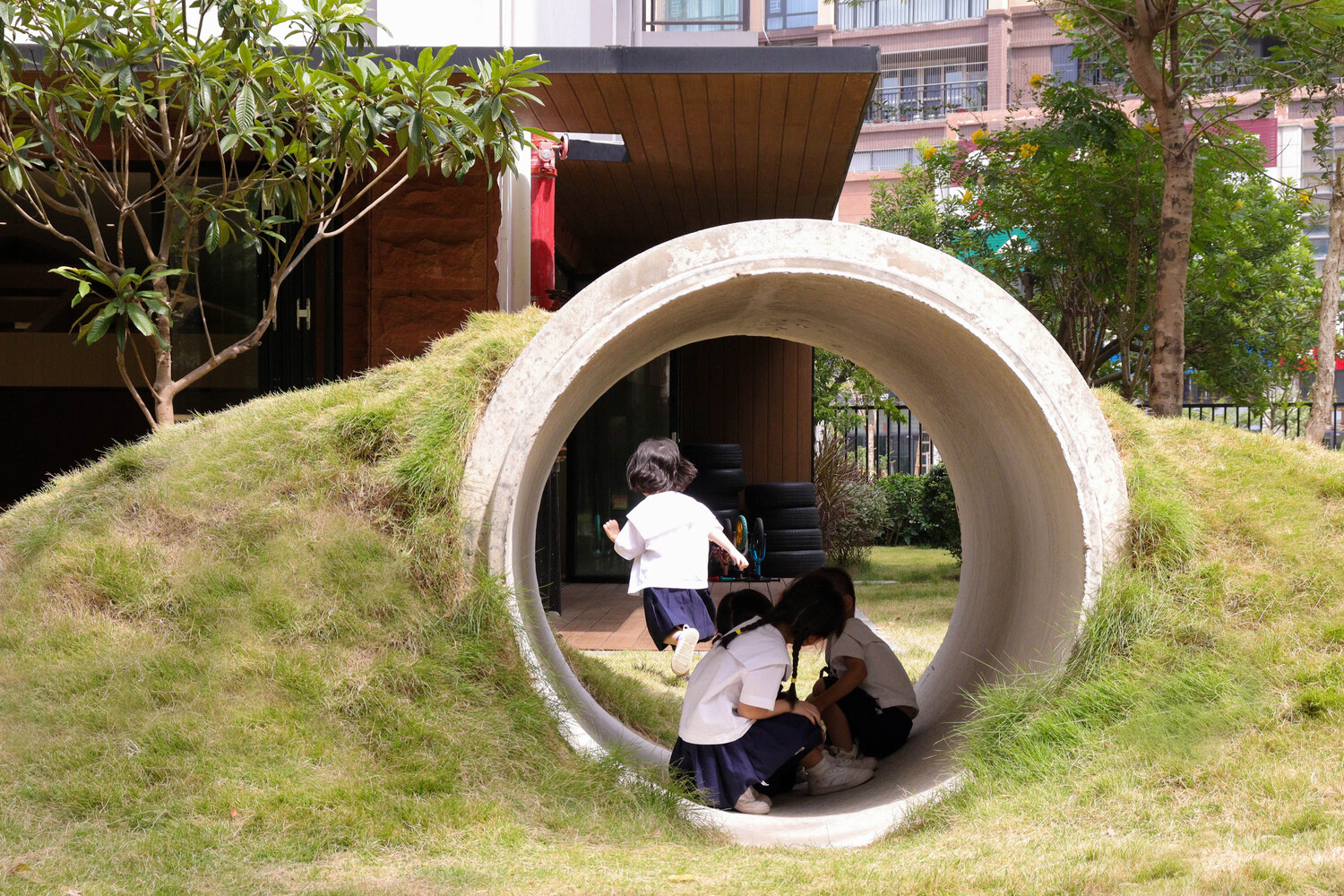 MD Kindergarten by HIBINOSEKKEI, Youji no Shiro & Kids Design Labo: A ...