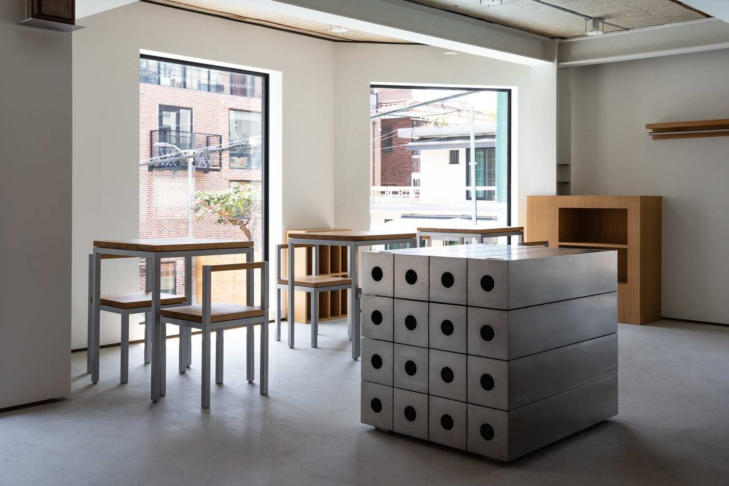 Bar Pivot by OFF studio: A Transformative Coffee and Whisky Bar in Mapo ...