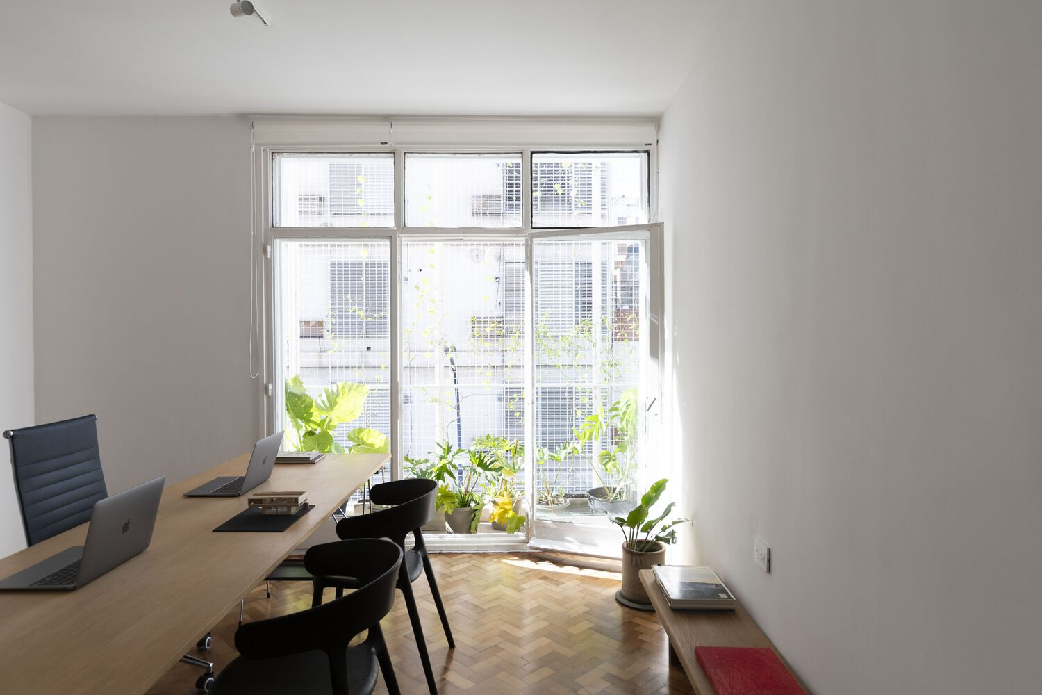 A110 Office by Esteras Perrote: Urban Restoration Meets Contemporary ...