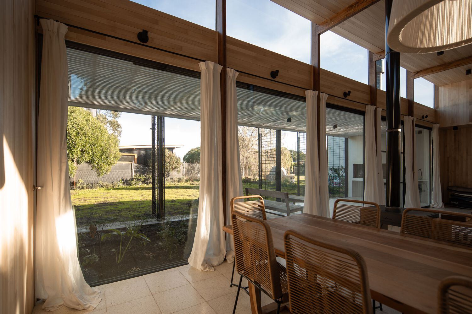 La Soñada Cabin by IR Arquitectura and Joaquin Portela – A Coastal ...