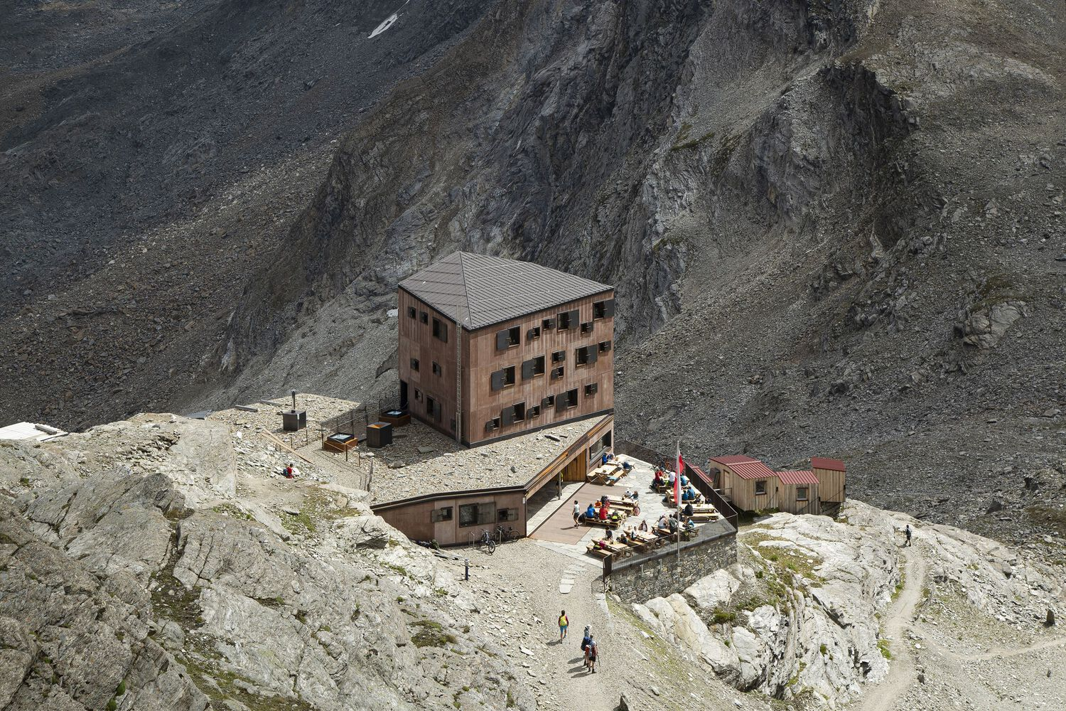 Rifugio Petrarca Stettiner Hut by Area Architetti – High-Altitude ...