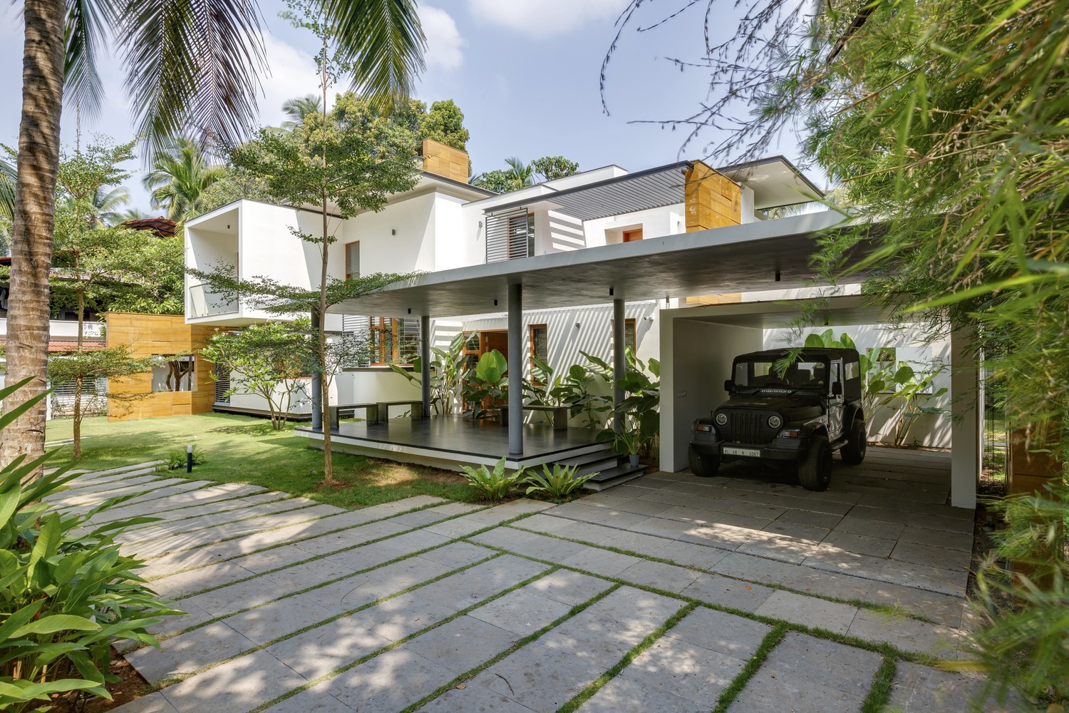 Unveiling the Essence of Contemporary Home Design in Thrissur: Inside the Float-en-Fold House ...