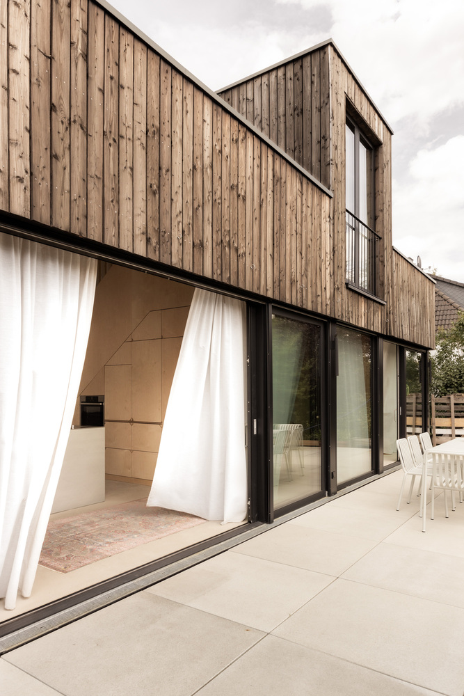 Seamless Integration and Minimalist Design: House M by Busch & Takasaki ...