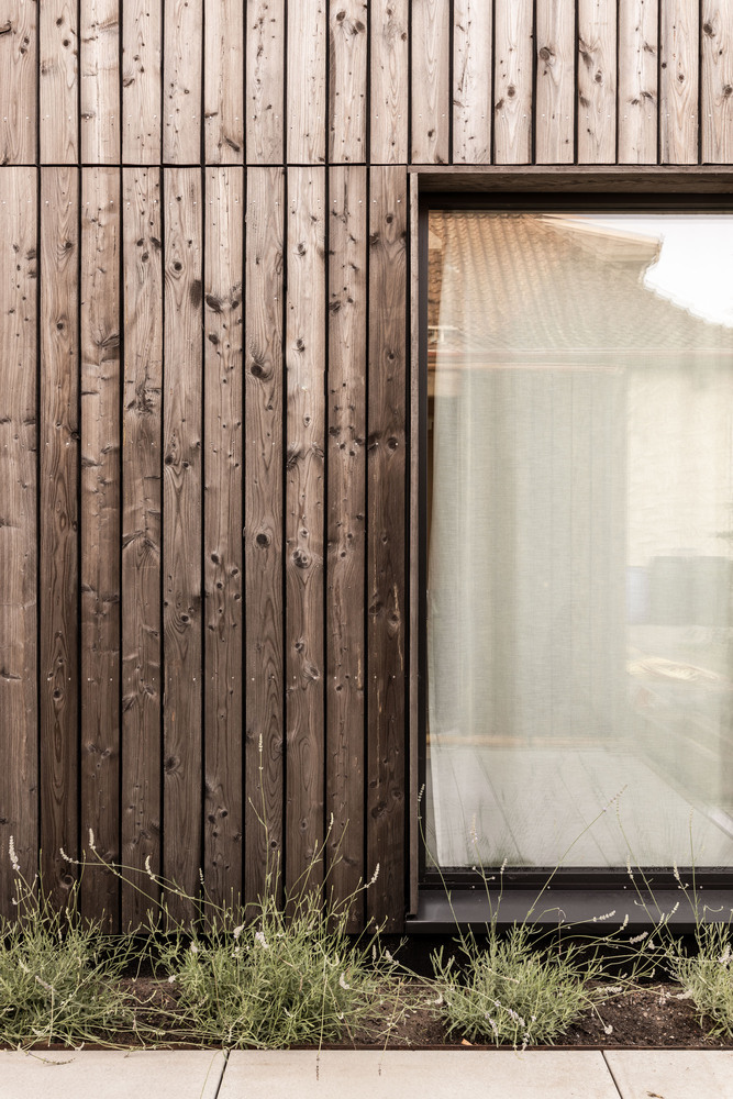 Seamless Integration and Minimalist Design: House M by Busch & Takasaki ...