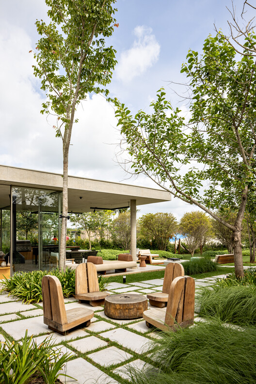 Exploring Modern Weekend House Design by FGMF Architects | Architecture ...