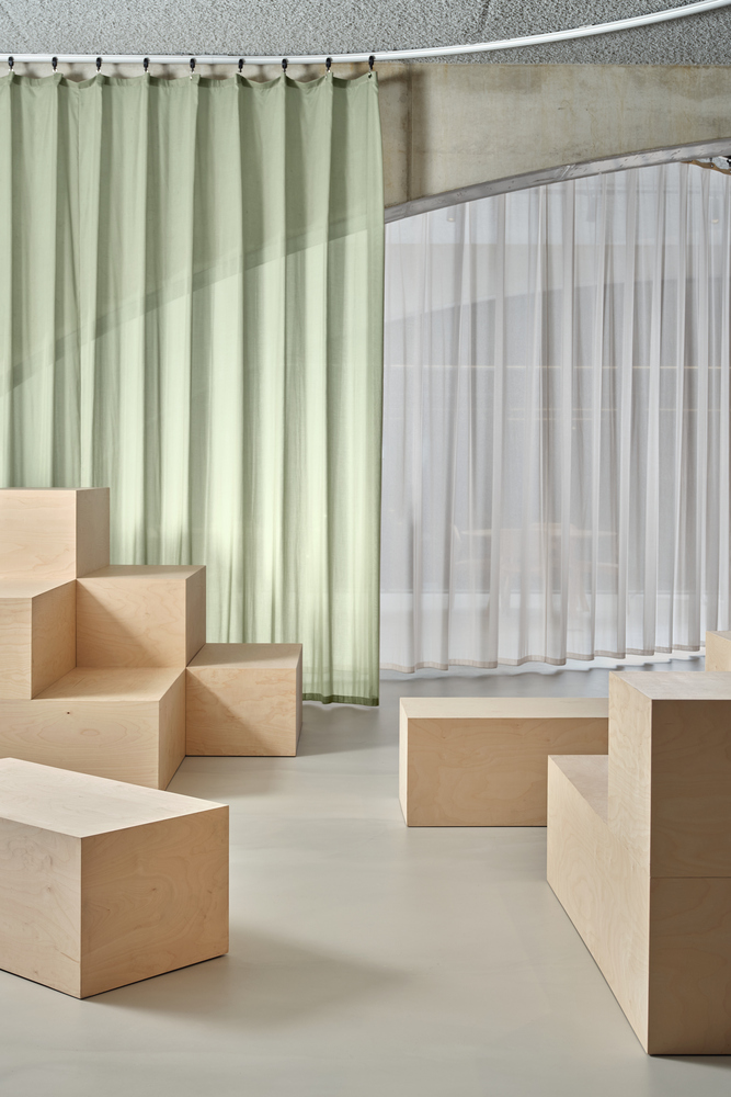 Dynamic Office Design: Wet Beast Office by Studioninedots ...