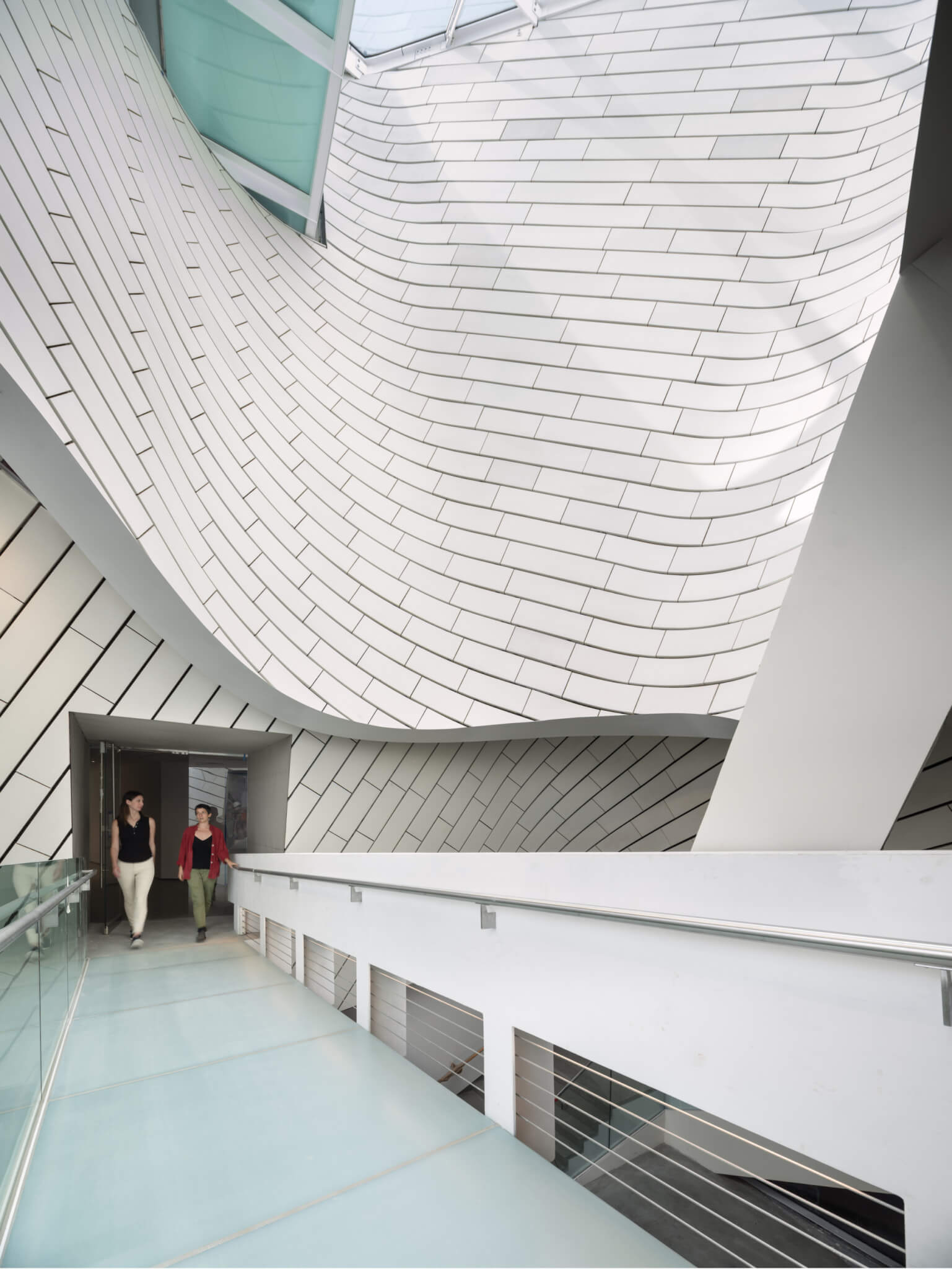 Morphosis' Orange County Museum of Art is a towering building among giants. | Cultural ...