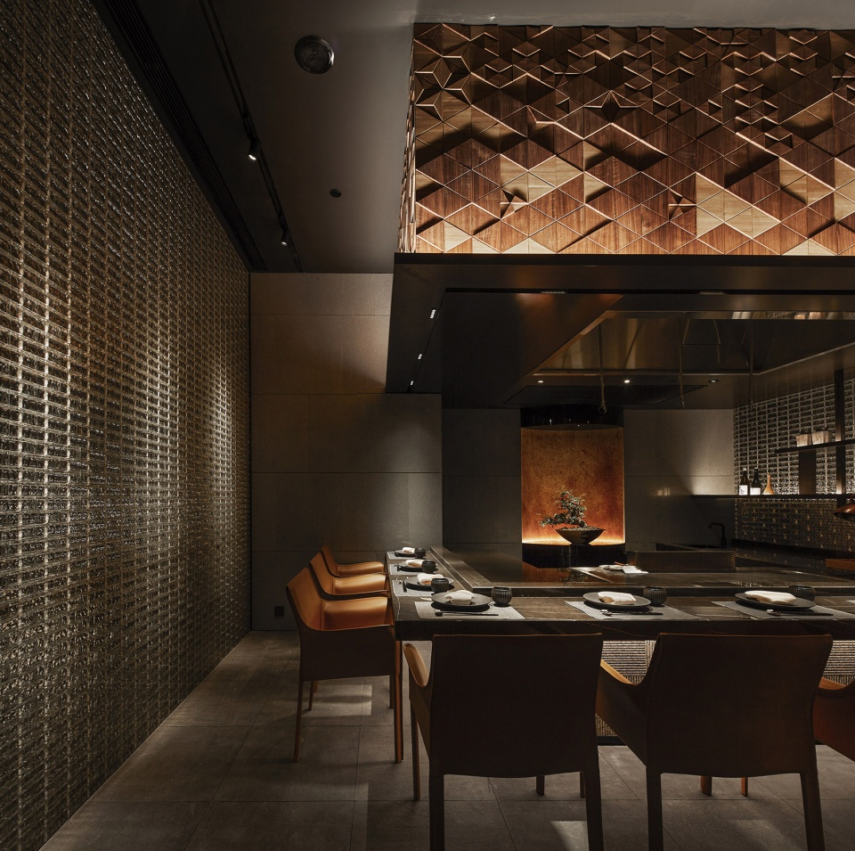 Experience Innovative Japanese Restaurant Design at Akari in Hilton ...
