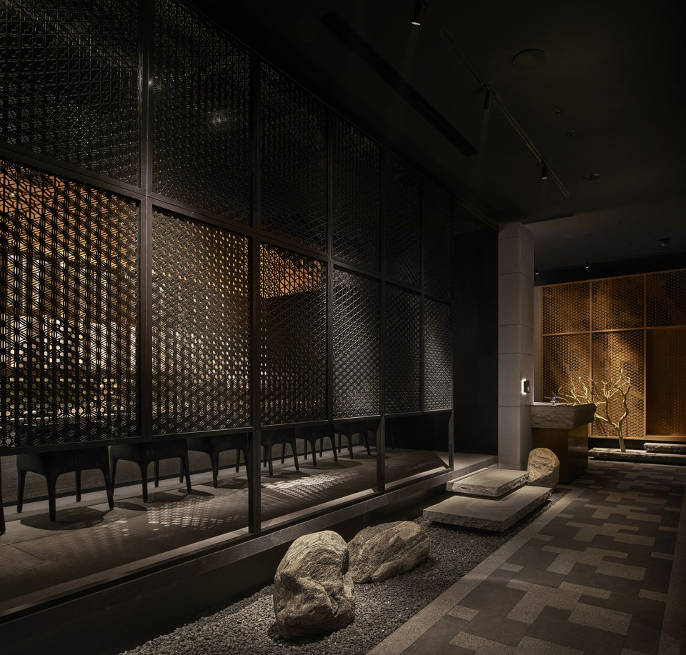 Experience Innovative Japanese Restaurant Design at Akari in Hilton ...