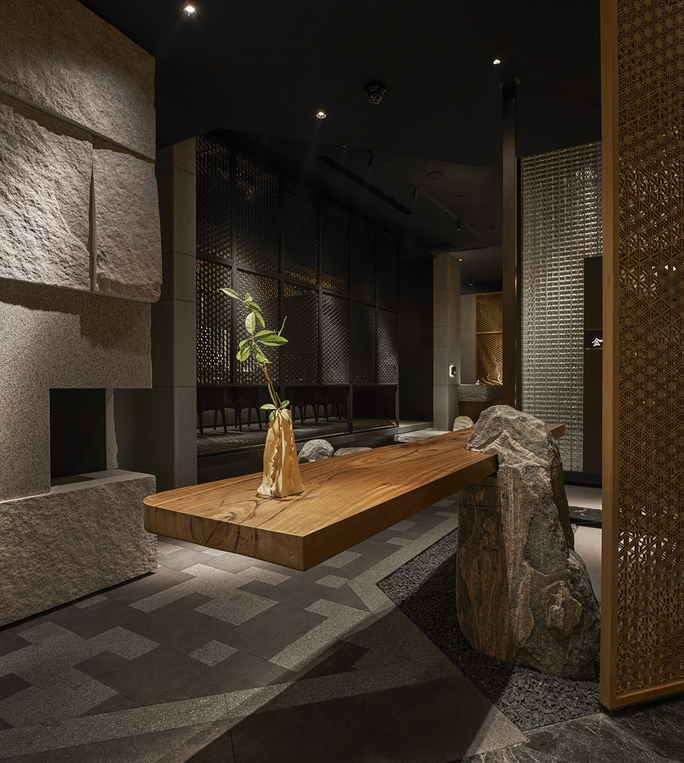 Experience Innovative Japanese Restaurant Design at Akari in Hilton ...