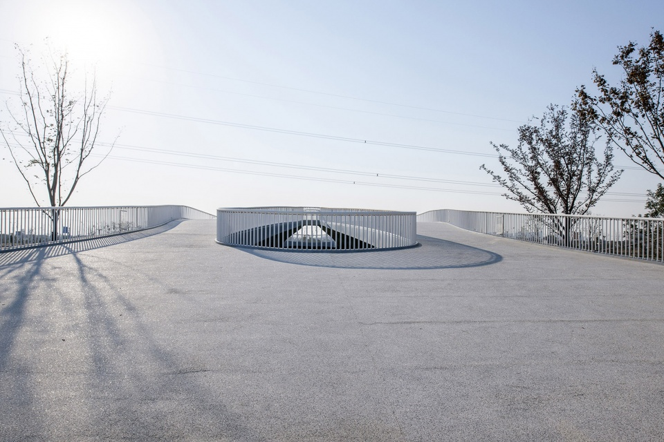 An Innovative Pedestrian Bridge at the Baoying Railway Station ...