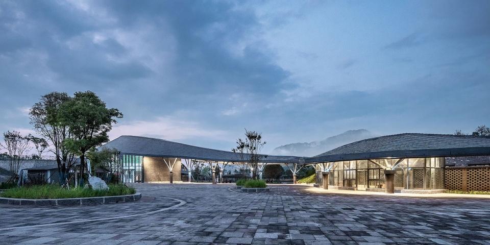 Unveiling the Stunning Tourist Center of Huangguoshu Scenic Area - A ...