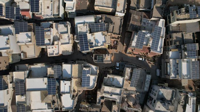 Transforming a Modest House into a Stunning Home in the Vibrant 'Pol ...