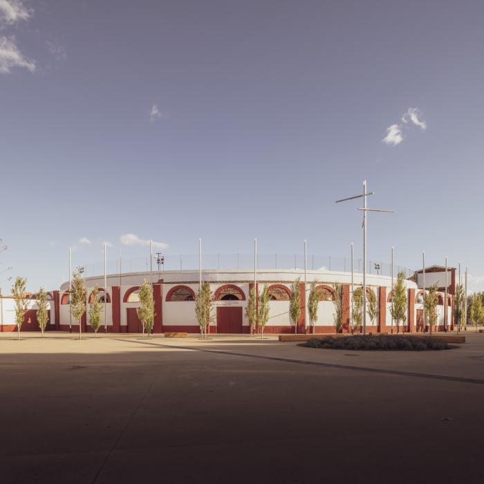 Revitalizing Tradition: Ramos Alderete's Stunning Remodeling of Plaza de Toros in Alcázar de San ...