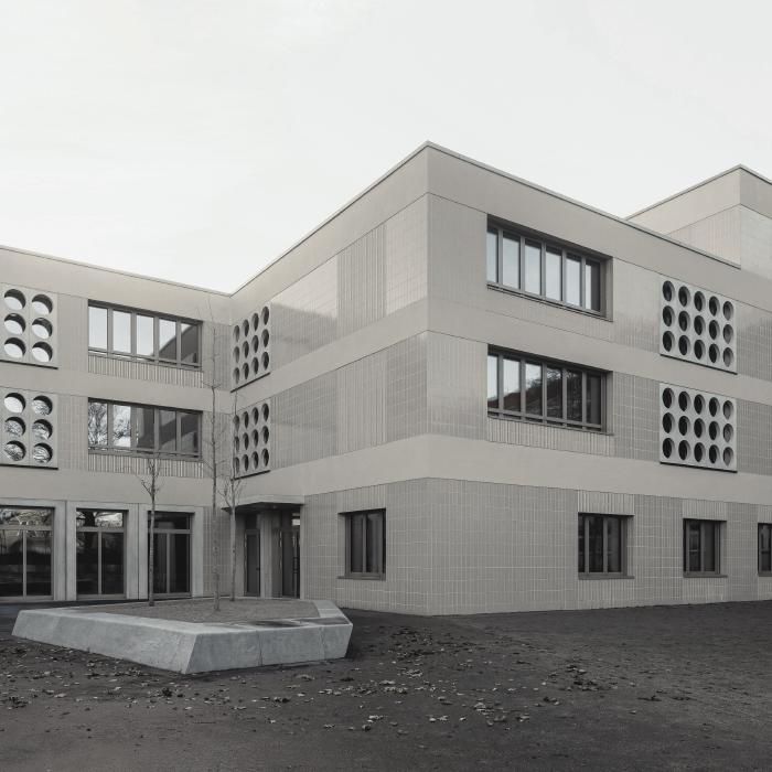 Blending Tradition and Innovation: Lew Tolstoi School Redefines ...
