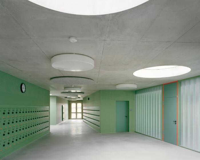 Blending Tradition and Innovation: Lew Tolstoi School Redefines ...