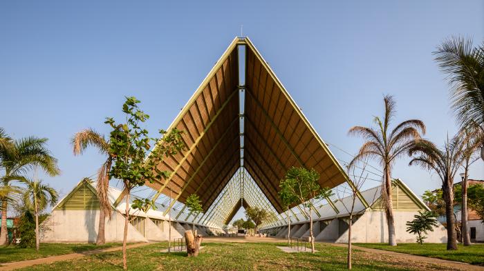 Colectivo C733 Transforms Tapachula Station into a Modern Architectural ...