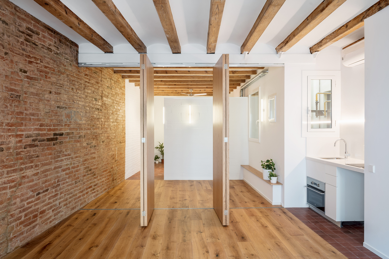 Immerse Yourself in Architectural Splendor: 21 Captivating Interiors ...