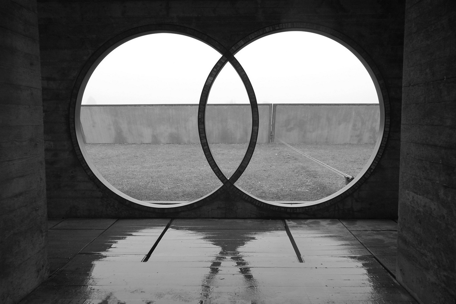 Exploring the Symbolic Significance of Water in Architectural Design ...