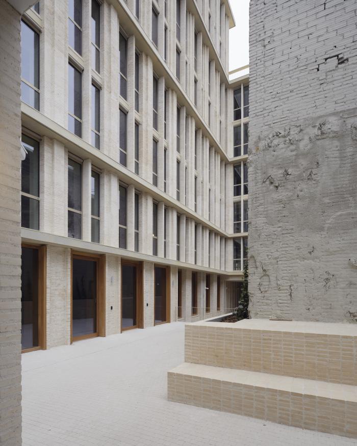 Architectural Marvel Unveiled: BAAS Arquitectura Transforms Pallars 180 ...