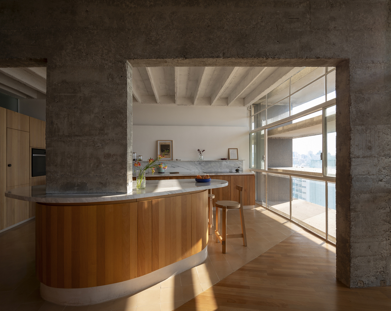 Modern Apartment Renovation in Copan Building: Copan D Apartment by ...