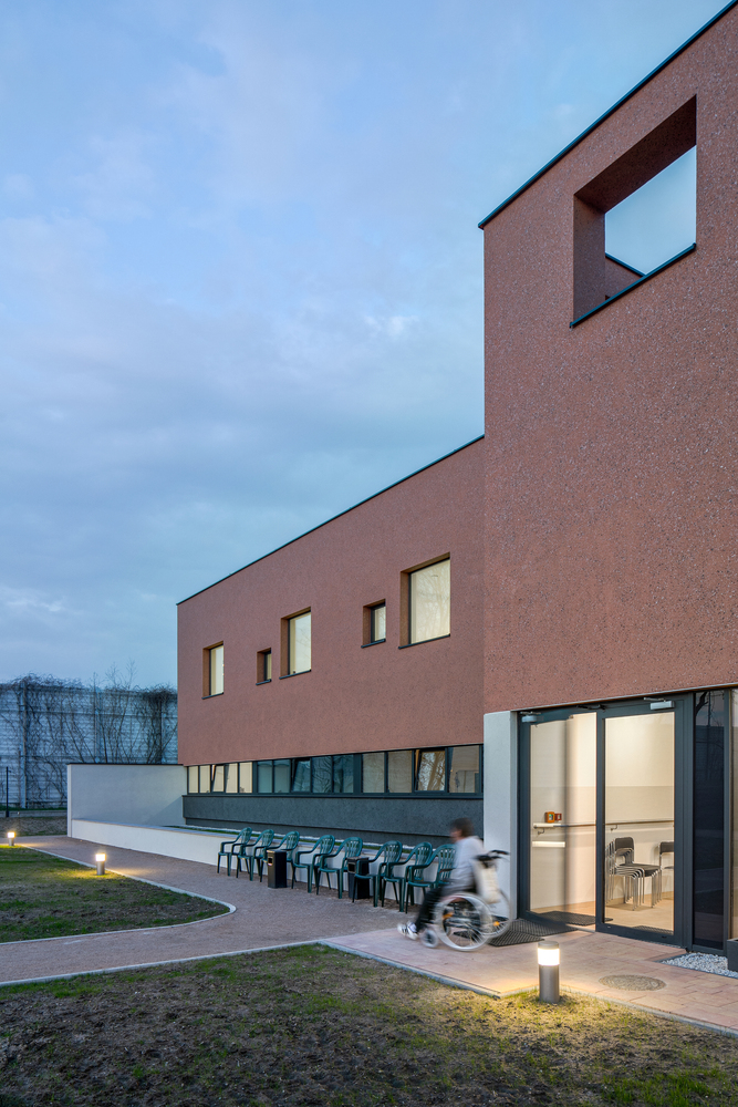 Innovative Homeless Shelters Design: A Comprehensive Overview of Home ...